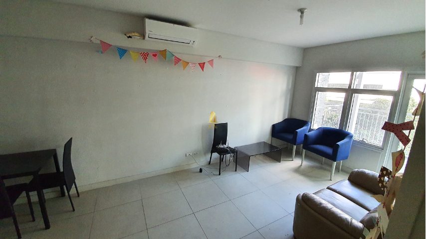Rare Big Cut 1BR unit for Sale at Serendra BGC Red Oak Tower - 27C Realty